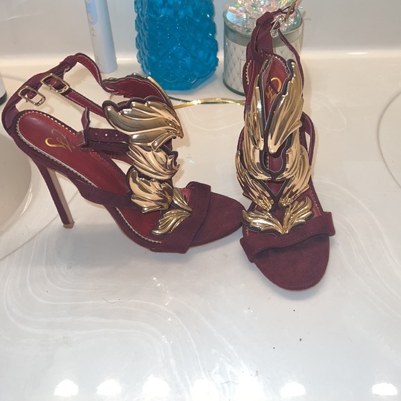 Windsor | Shoes | Windsor Angel Wing Heels | Poshmark